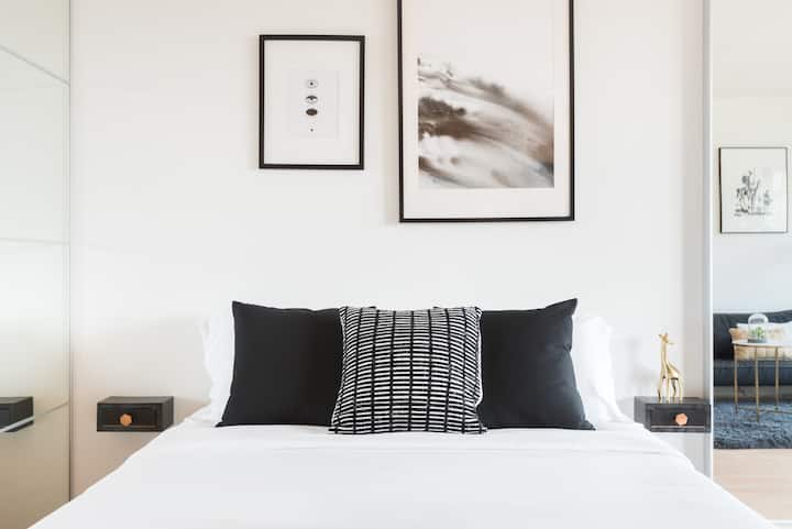 Civic Center Views Contemporary City Pad & Parking - San Francisco, CA