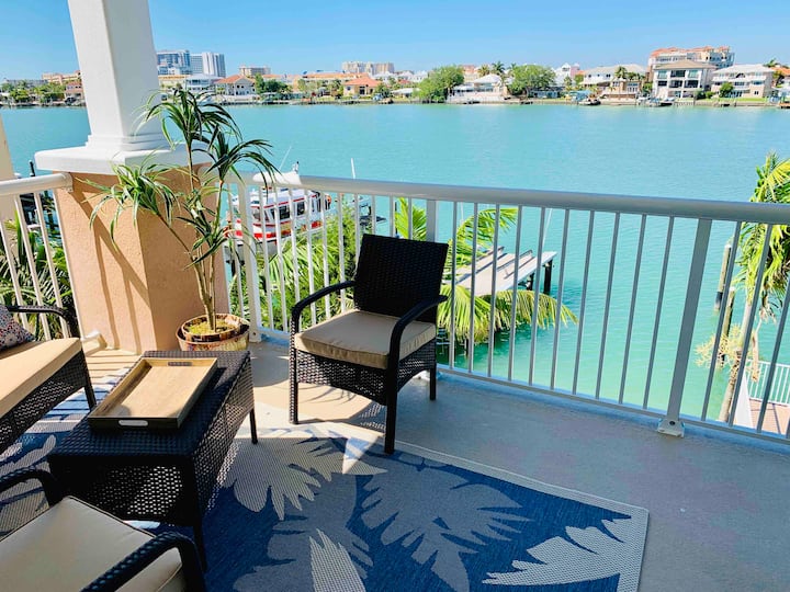 Brand New, Beautiful And Specious Waterfront Condo - Clearwater Beach, FL