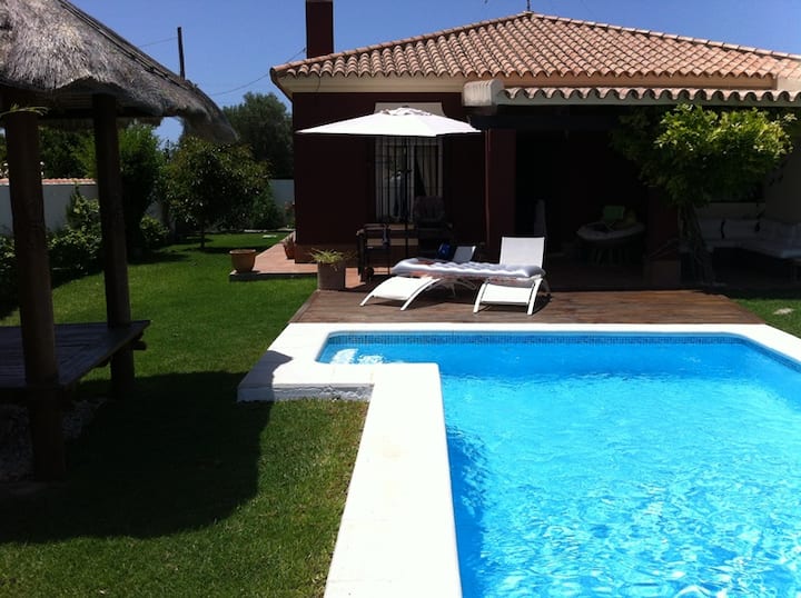 Chalet Con Piscina - Chiclana de la Frontera
