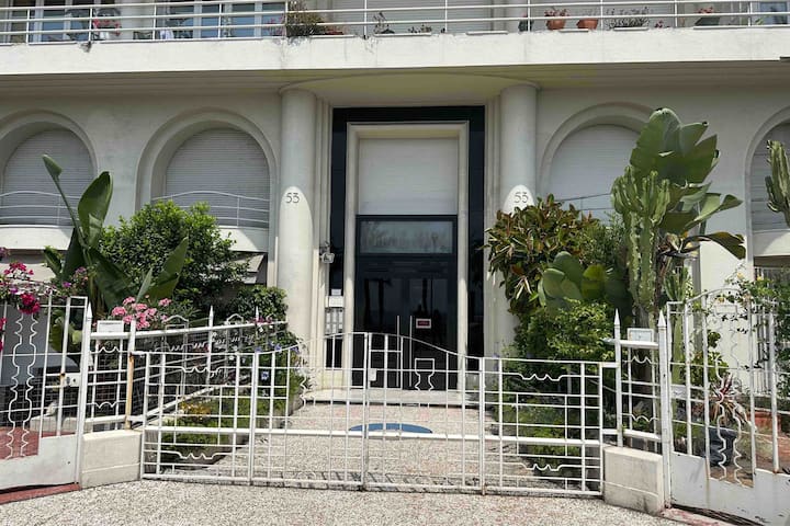 Studette Promenade Des Anglais - Nice