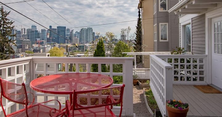 Queen Anne City-view Apartment - Lake Washington, Seattle