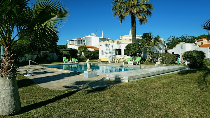 Unique Villa Sleeps 6 With Swiming Pool, Quarteira - Quarteira