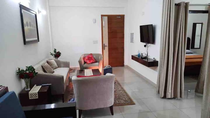 Enjoy The View Of Hills In The Fully Equipped 3bhk - Haldwani