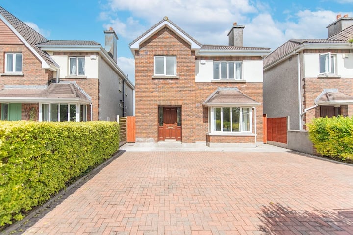 Spacious 5 Bedroom House In Galway City Centre - Galway