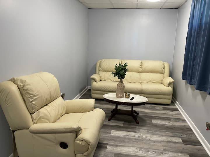 Grannies' Place Near Birmingham Uptown District - Birmingham, AL