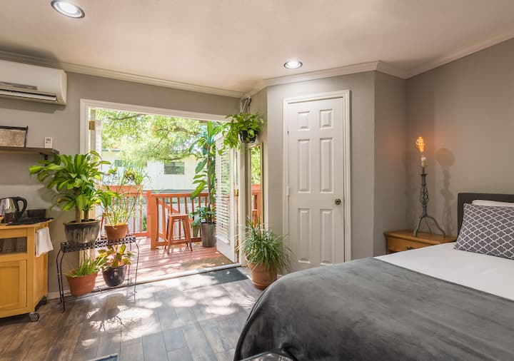 Backyard Garden Guest Suite - Austin, TX