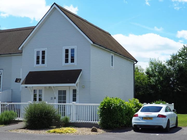 Holiday Lodge, Windrush Lake, Cotswold Water Park - Bibury