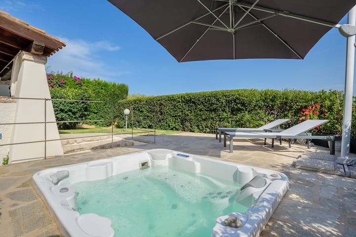"Jacuzzi Villa At The Beach" - Golfo Aranci