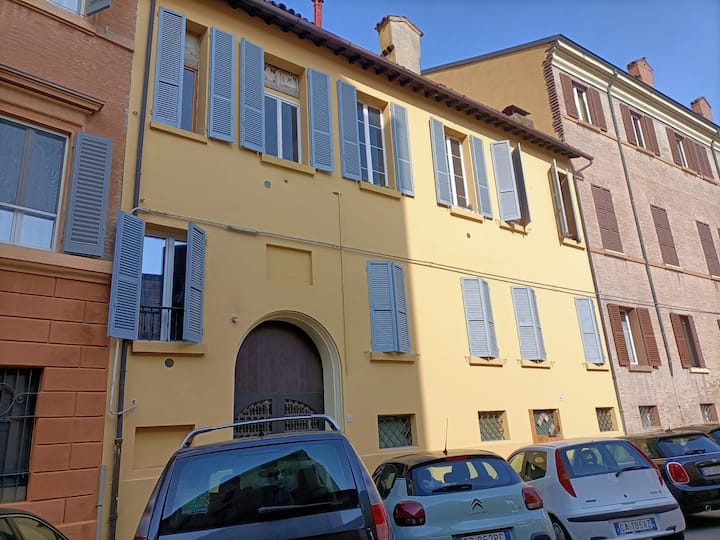 Appartamento Rustico-moderno Nel Cuore Di Modena - Modena