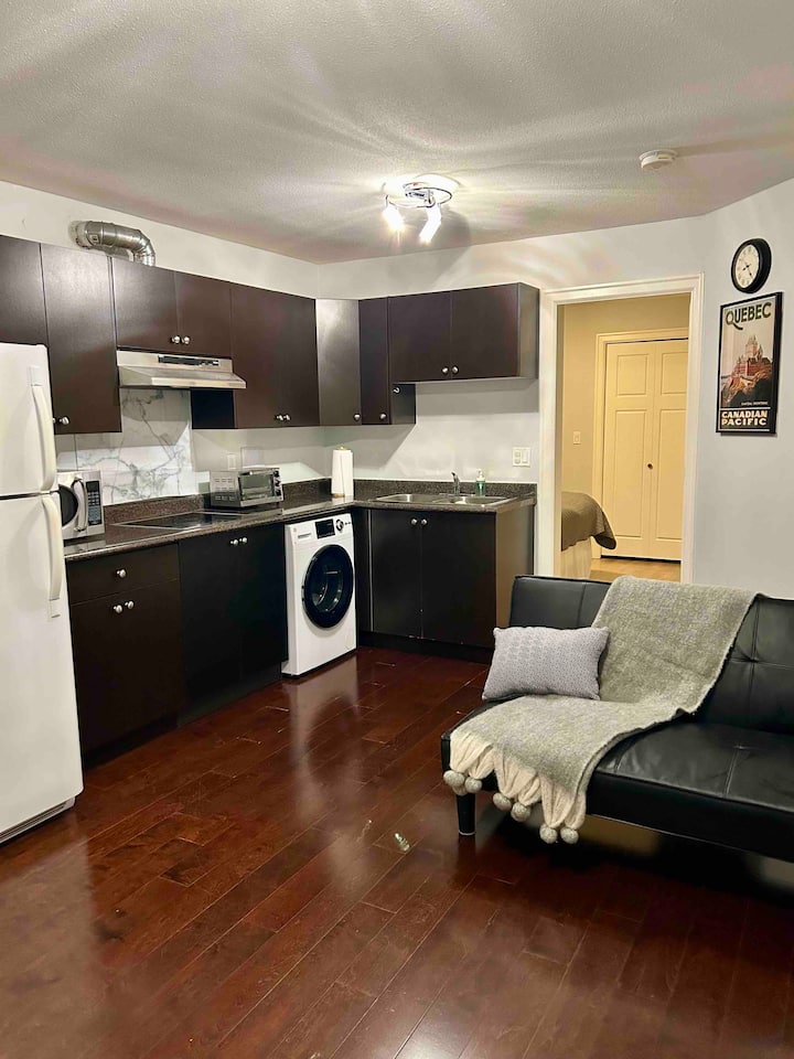 Comfy And Peaceful Renovated 1 Bedroom Suite - Burnaby