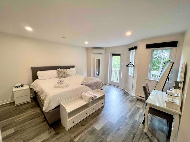 Central Bedford Home - Bedford