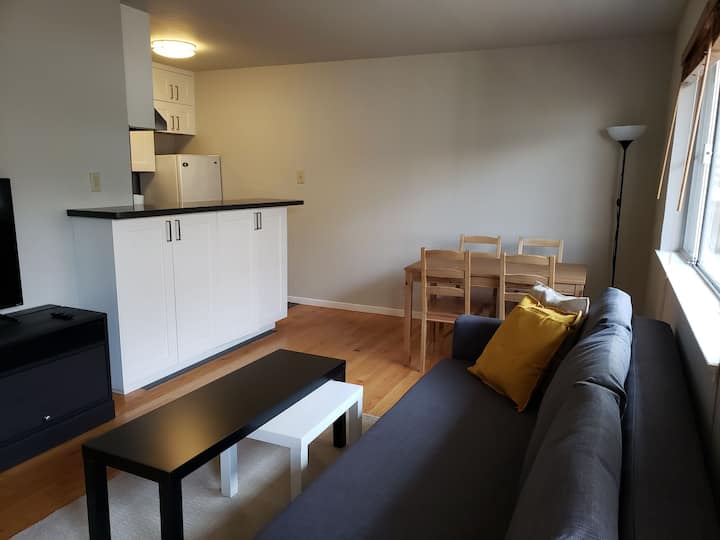 San Francisco At Marina Neighborhood With Parking - San Francisco, CA