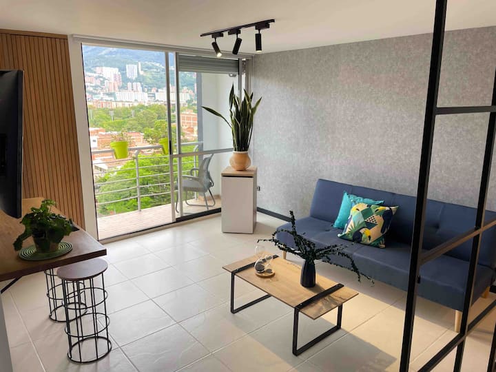 Hermoso Apartaestudio Con Gran Vista En Rosales - Medellín