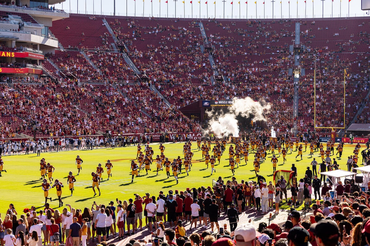 Insider access to USC football games - Airbnb