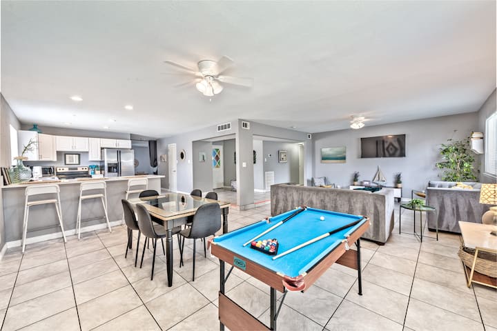 Amazing House 4 Miles To The Strip - Las Vegas, NV