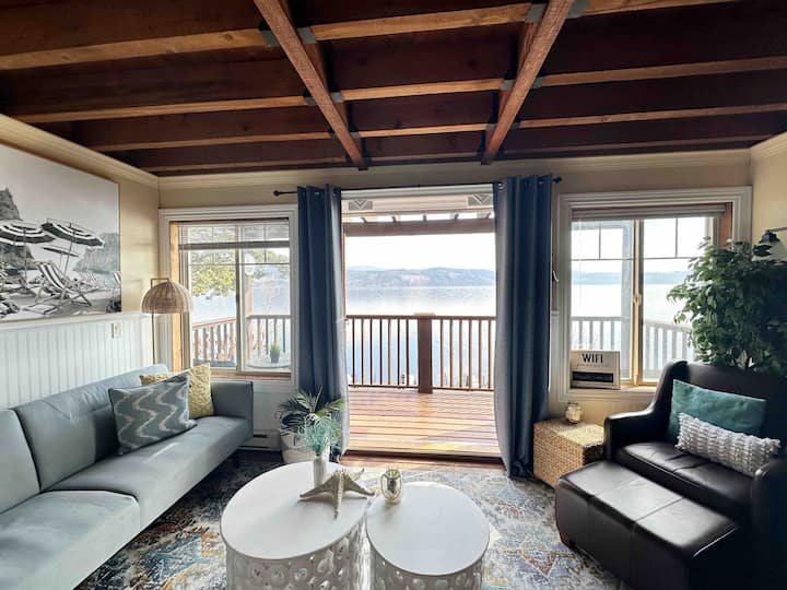 Lake Front Home Private Bouy Sleeps 8 - Lake Country