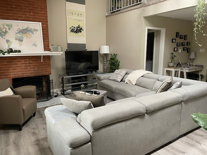 Convenient Location And Clean Home - Golden, CO