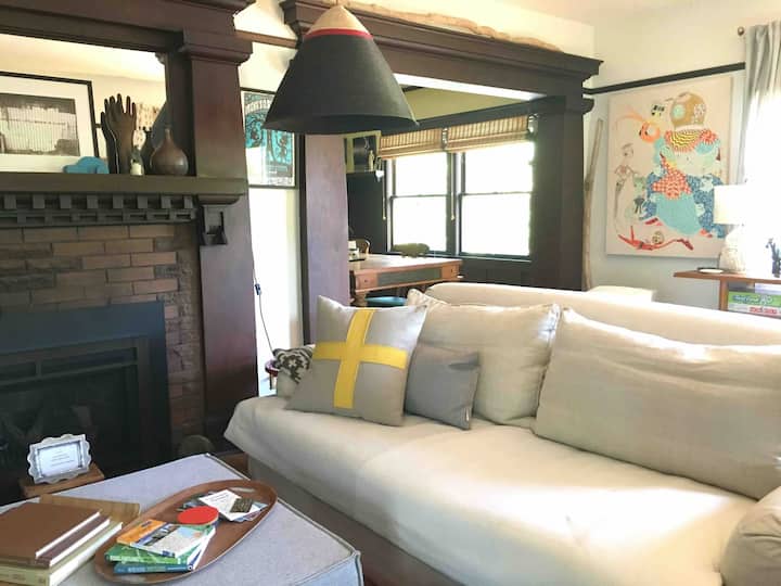 Live Like A Local In Artful Craftsman By Division - Portland, OR