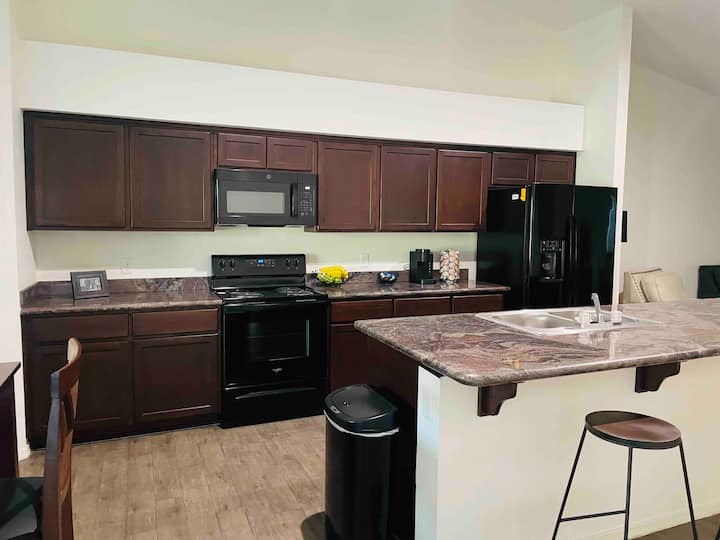 Nice Two-bedroom Two Car Garage Townhouse - Yuma, AZ