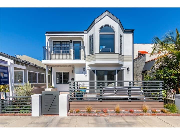 Naples Luxury Beach House - Steps From The Canals - Long Beach, CA