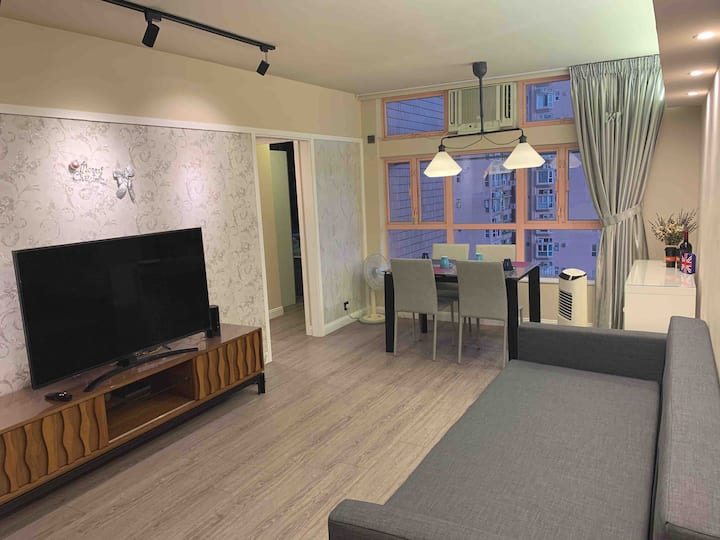 2 Br(600ft)seaside Apartment At Gold Coast 海邊大兩房單位 - Hong Kong