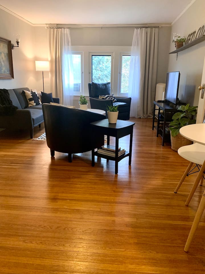 The Cozy Condo In Historic Brown’s Addition - Northern Quest Resort & Casino
