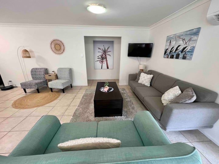 Sandstone Point Big Family Pet Friendly Home - Sandstone Point