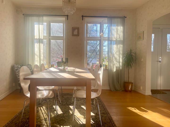 Charmigt Townhouse Nära Till Stad Och Hav - Graen