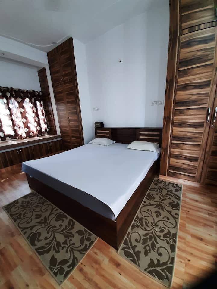 Lakeside Retreat - Udaipur