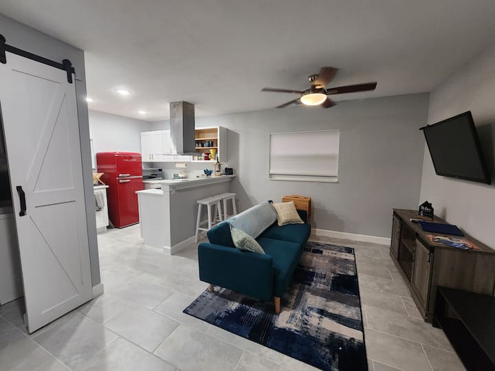 Hidden Leaf Villa - Oviedo, FL