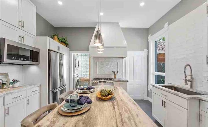 Luxe City Retreat - Denver, CO