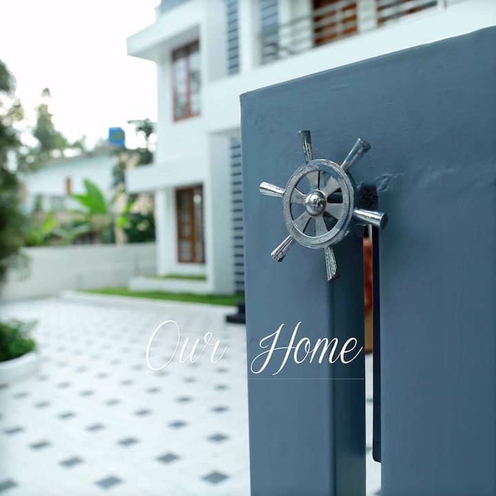 White Cottage, Trendy, Modern,airbnb Verified Home - Cochin