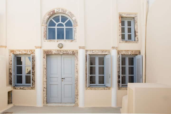 Pantelia Pyrgos - Santorini