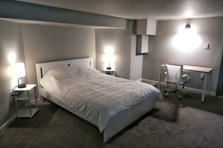 Spacious Private Guest Unit - Tukwila, WA