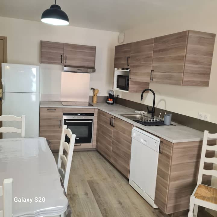 Au Centre Du Village Au Premier - Verdonschlucht