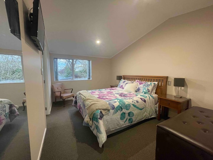 Ruahine Retreat - Palmerston North