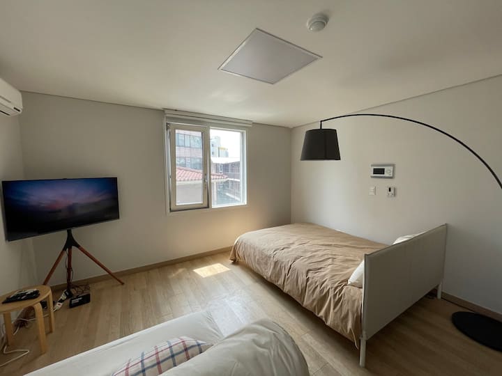 Lazy Room Fl.3 - Seul