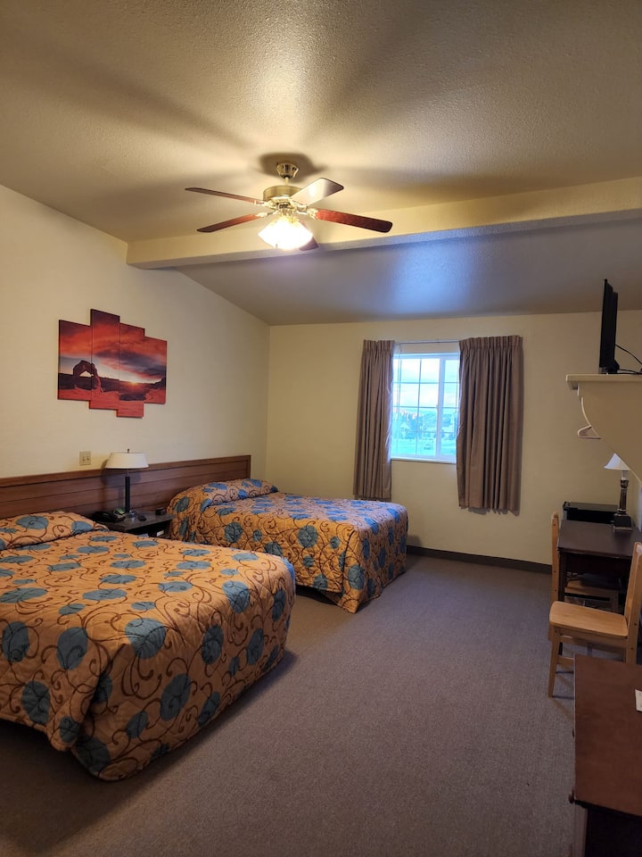 Hotel Room At Grand Staircase Inn - Bryce Canyon City, UT