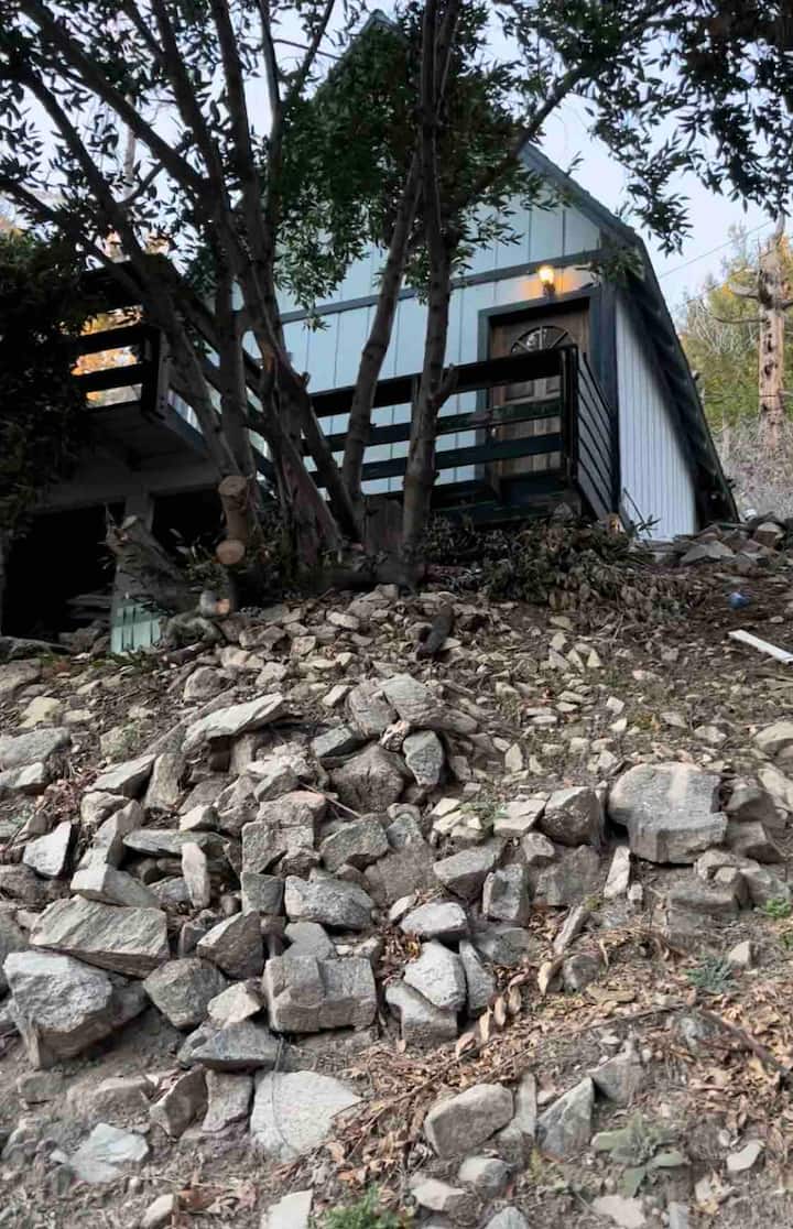 Rimforest Cozy Cabin: Unit A - San Bernardino, CA