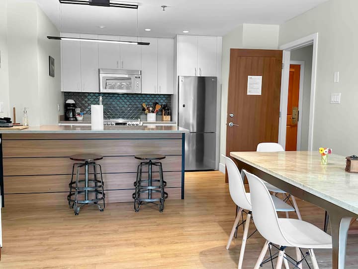 Free Parking Ski In/out Quiet 2 Bedrooms - Whistler Blackcomb