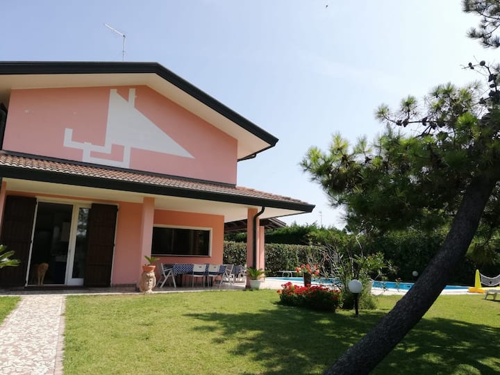 Relax In Isola Albarella Villa X10 Con Piscina - Veneto