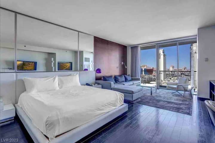 Magnificent Strip View Suite At Palms Place! - Las Vegas, NV