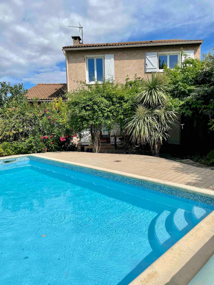 Villa Pezenas Clos Roby
Piscine, Barbecue, 120m2 - Pézenas