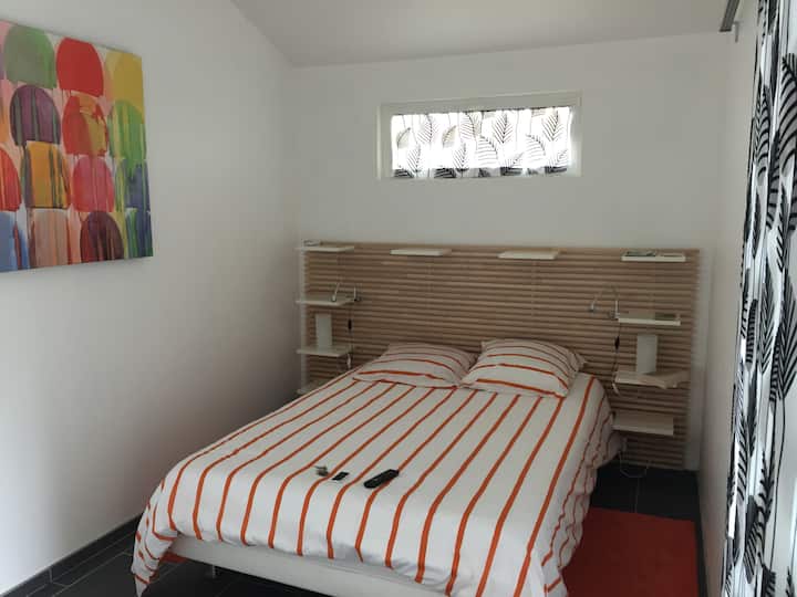 Studio Avec Piscine Donnant Sur Une Olivette - Saint-Guilhem-le-Désert