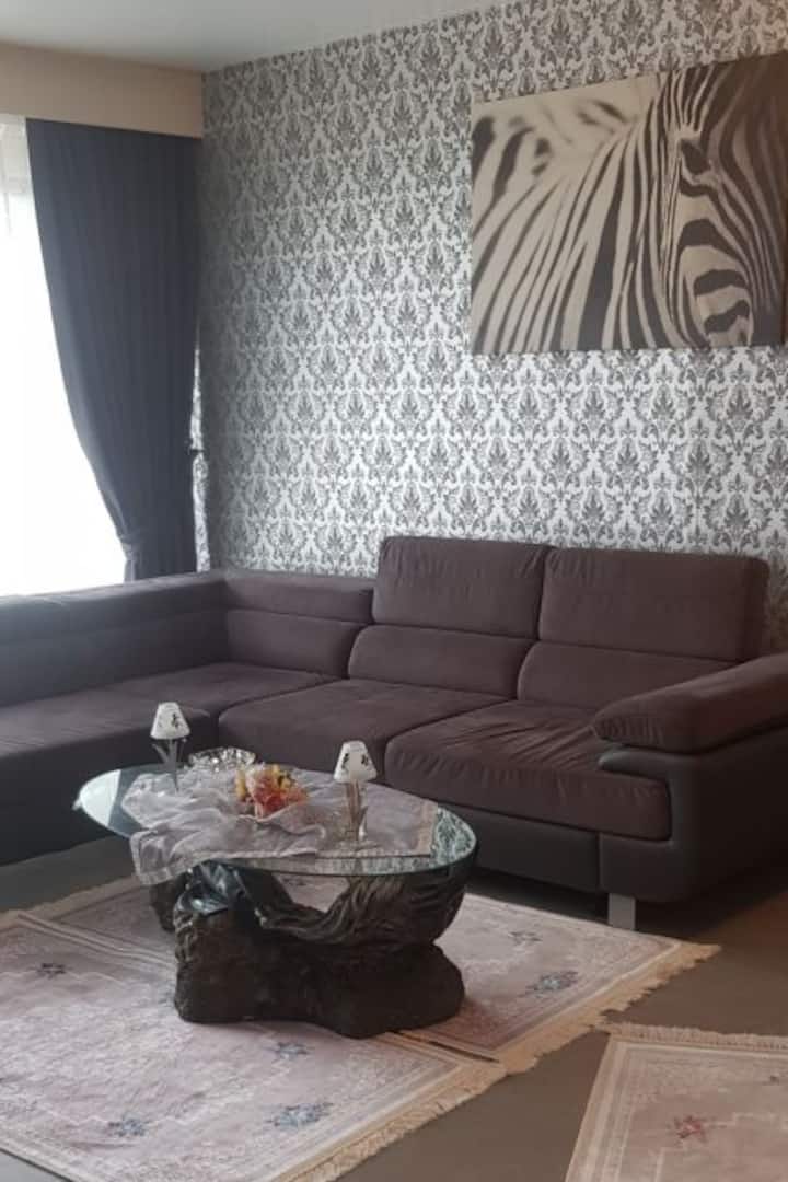 Lovely Place In Ghent
With Free Parking & Balcony. - Gand