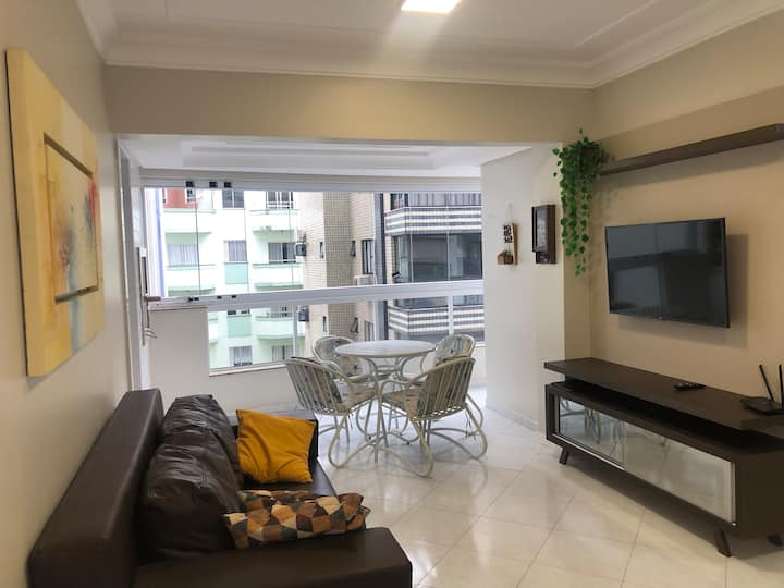 Amplo Apartamento Na Quadra Do Mar Na Rua 1700 - Balneário Camboriú