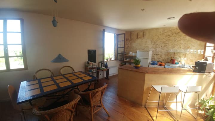 Maison Avec Vue S' éTalant Sur Plusieurs Paliers. - Lectoure