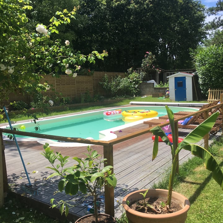 Maison Familiale Avec Piscine Et Grand Jardin - Nantes
