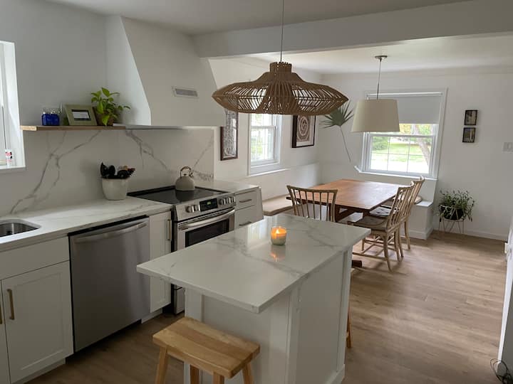 Charming Cape Cod Close To Downtown Harrisburg - Harrisburg, PA