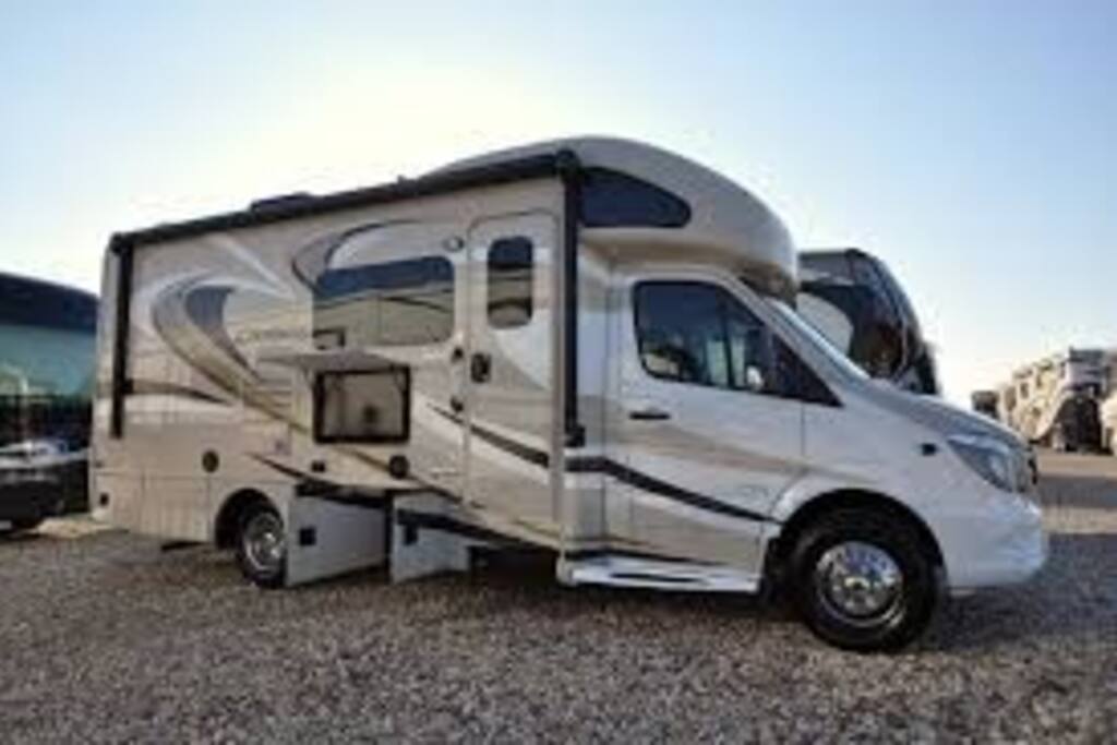 Mercedes-Benz/Thor 2017 Citation 24SS Motorhome - Campers/RVs for Rent ...